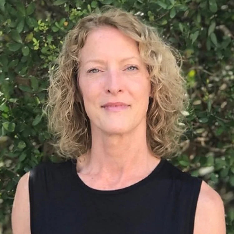 Ellen Cox – Lipstick Angels